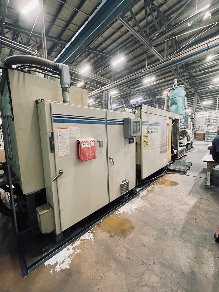 USED CINCINNATI 900 TON INJECTION MOULDING MACHINE – ASSK Machinery Canada